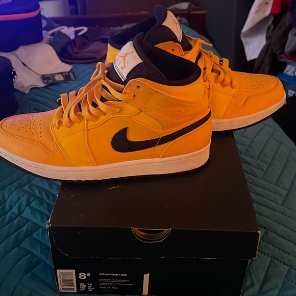 Air Jordan 1 mid | Shoes | Men Air Jordan Mid | Poshmark